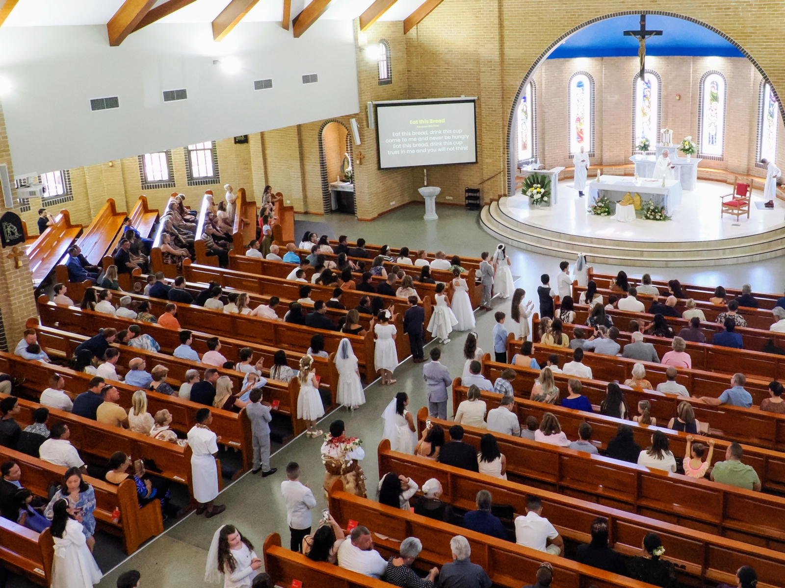 In our Parish : 2022 Sacrament of First Holy Communion – Holy Family ...